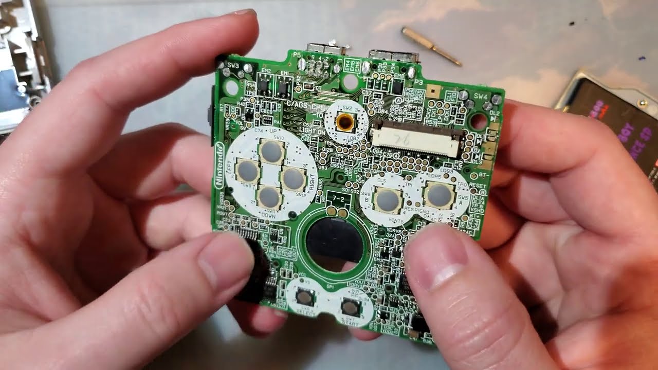 Game Boy Advance SP Freezing on Boot (Part 2 of 3) - YouTube