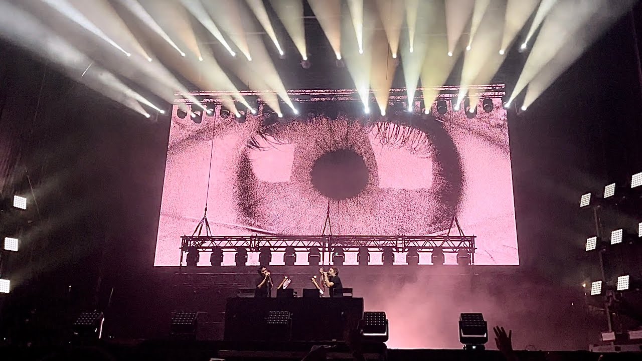 The Blaze - Eyes ⁠(Calamijas music festival 2023) - YouTube