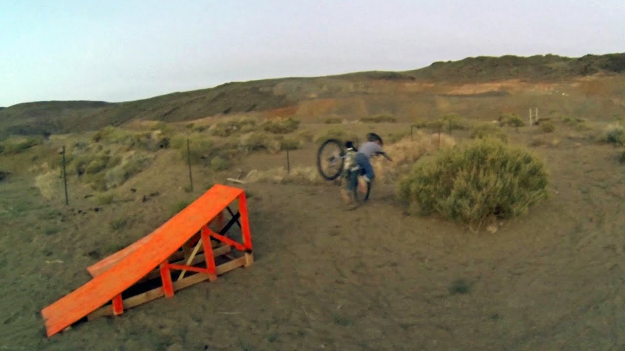 8 year old fail jumping bike and does a face plant - YouTube
