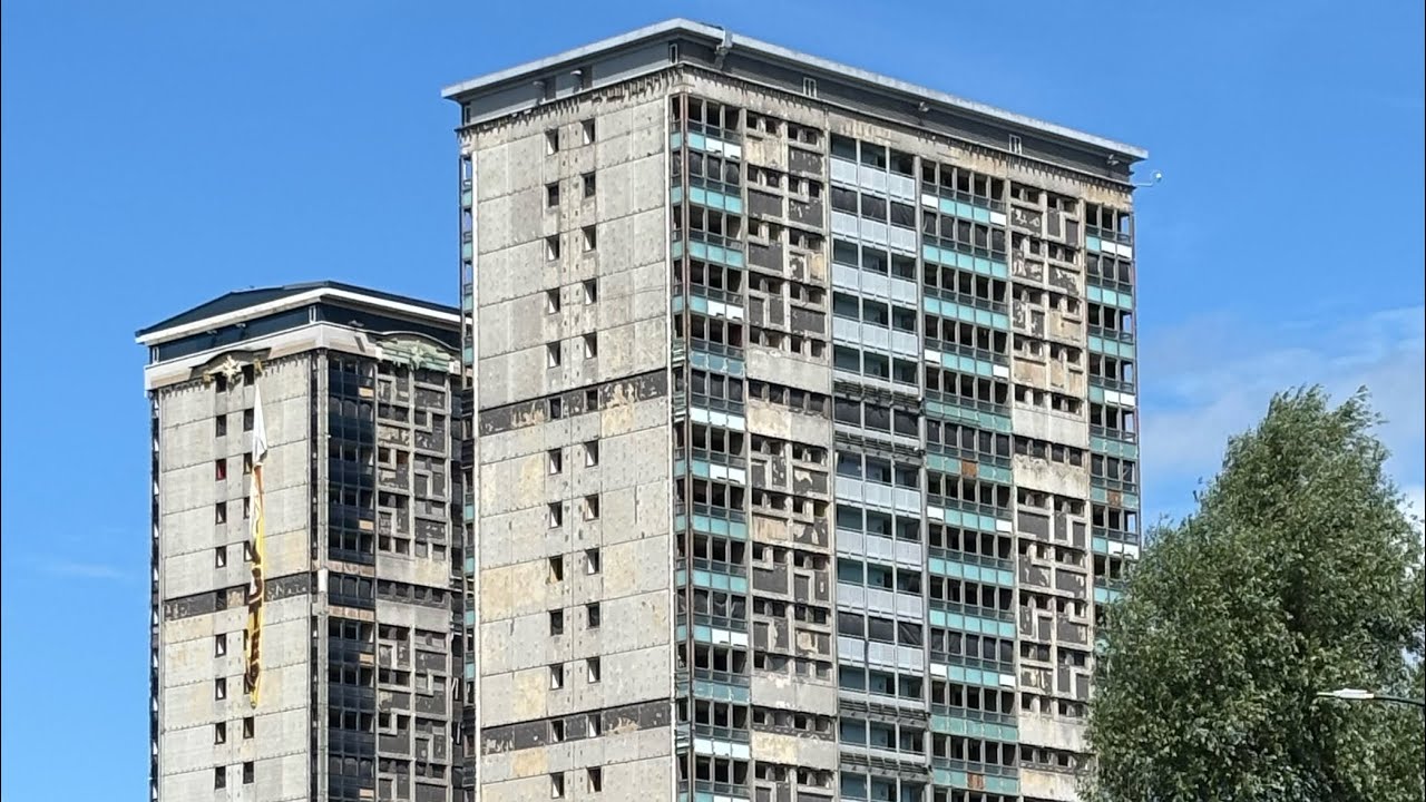 Glasgow’s High Flats demolition by controlled explosions - YouTube