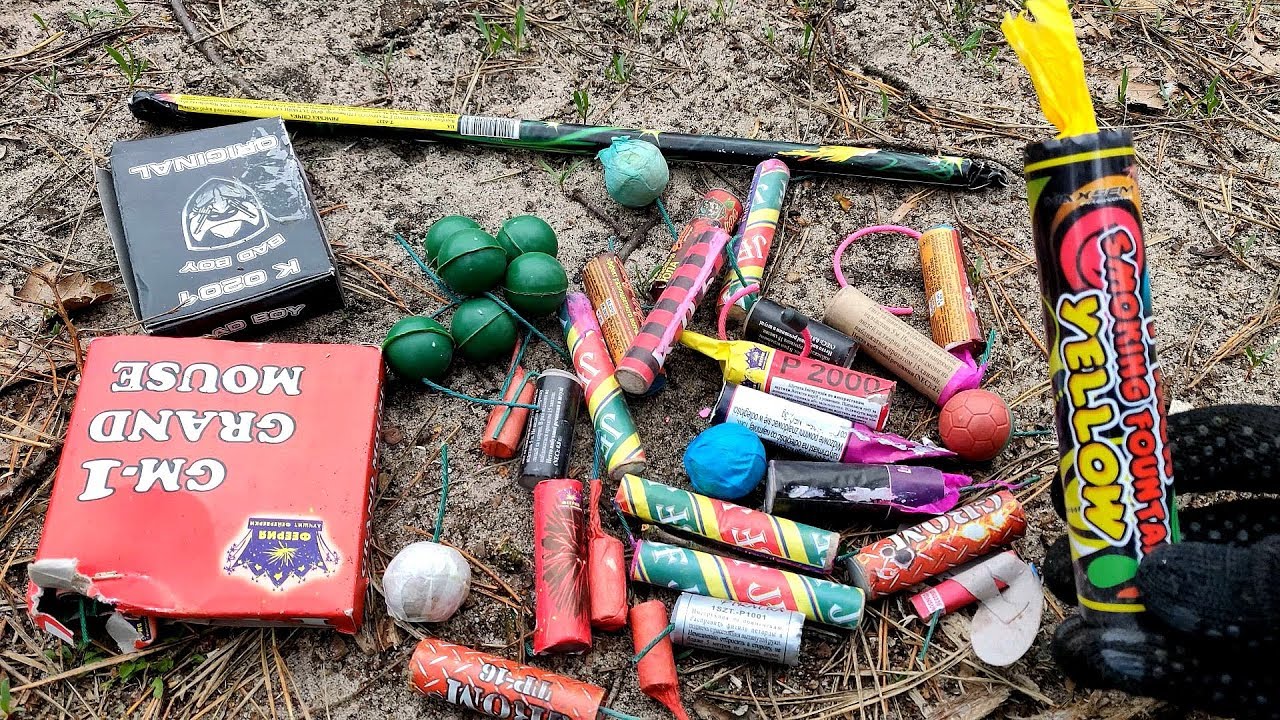 🔥BIG FIRECRACKERS and YELLOW SMOKE💣🌈🌈 - YouTube