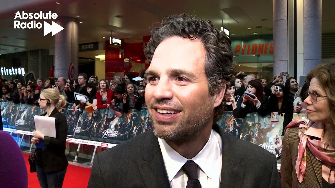Mark Ruffalo (The Hulk) interview at Avengers Assemble premiere - YouTube