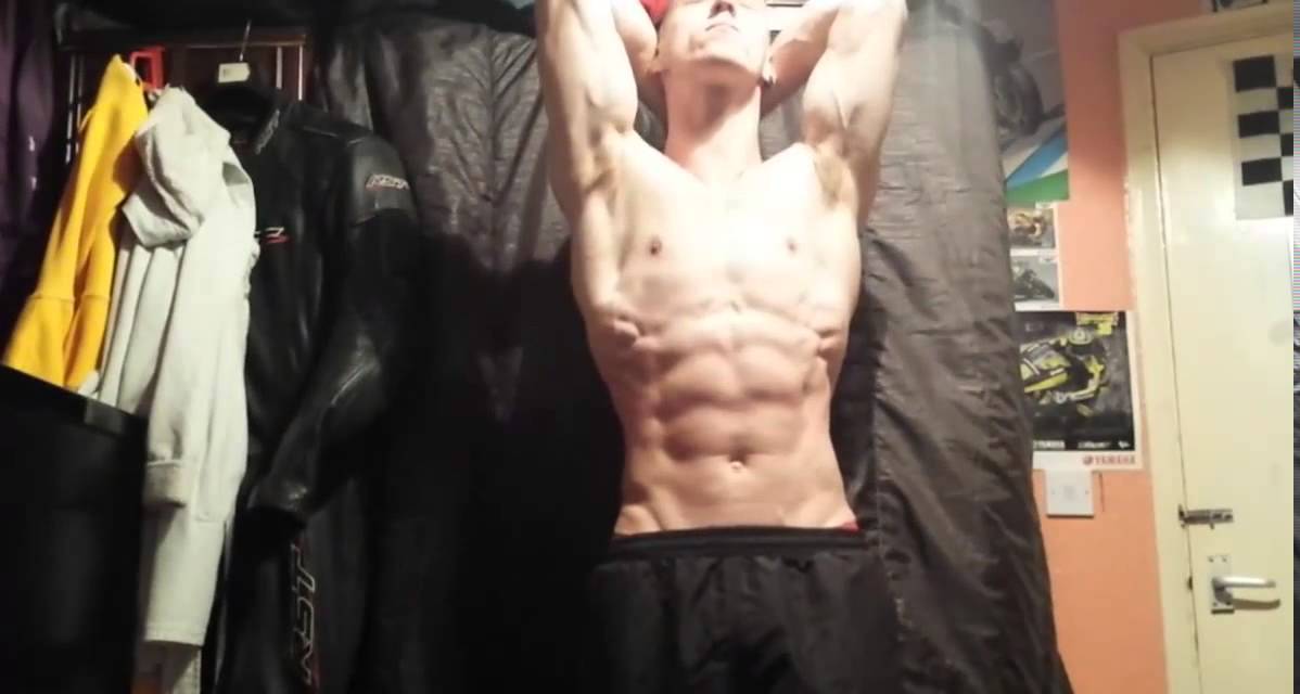 Ripped Guy Flexing Shredded Muscles in Hot Thong - YouTube