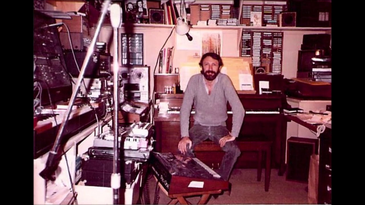 Charles Bernstein - 32 Chase #1 (Stereo) (Demos) - YouTube