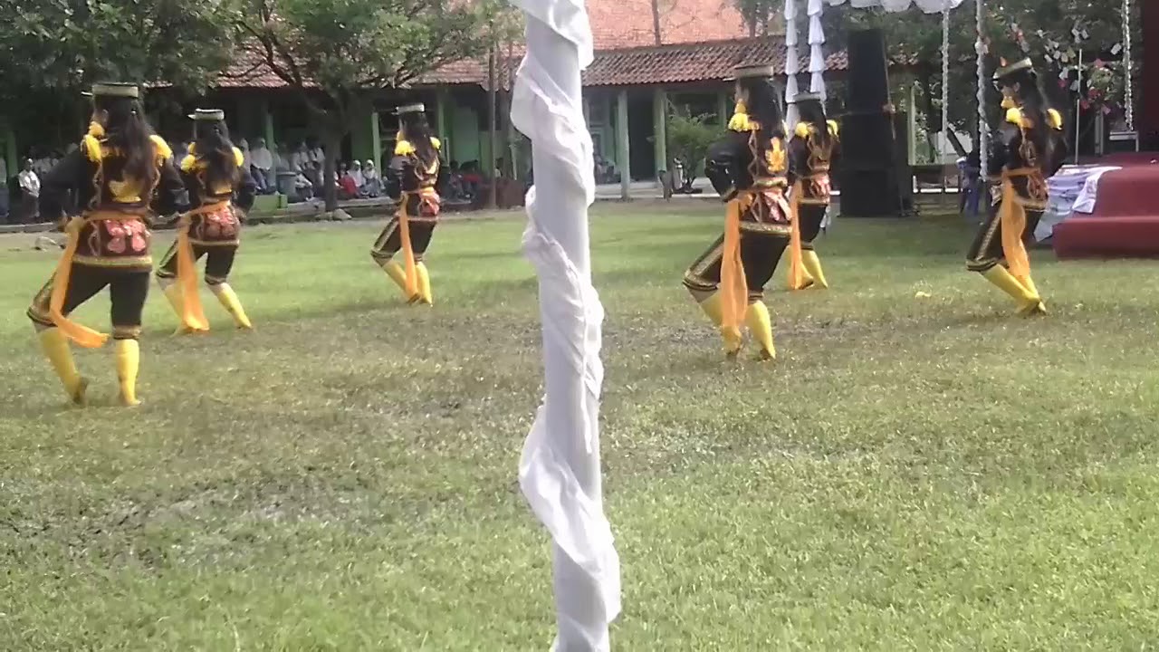 Tari Dolalak 2014 ll Pentas Seni SMAN 3 Purworejo - YouTube