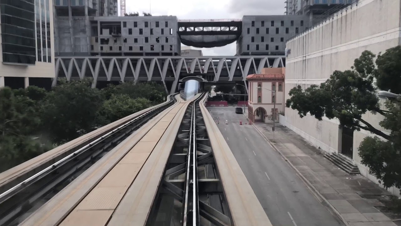 Miami Metromover Brickell loop - YouTube
