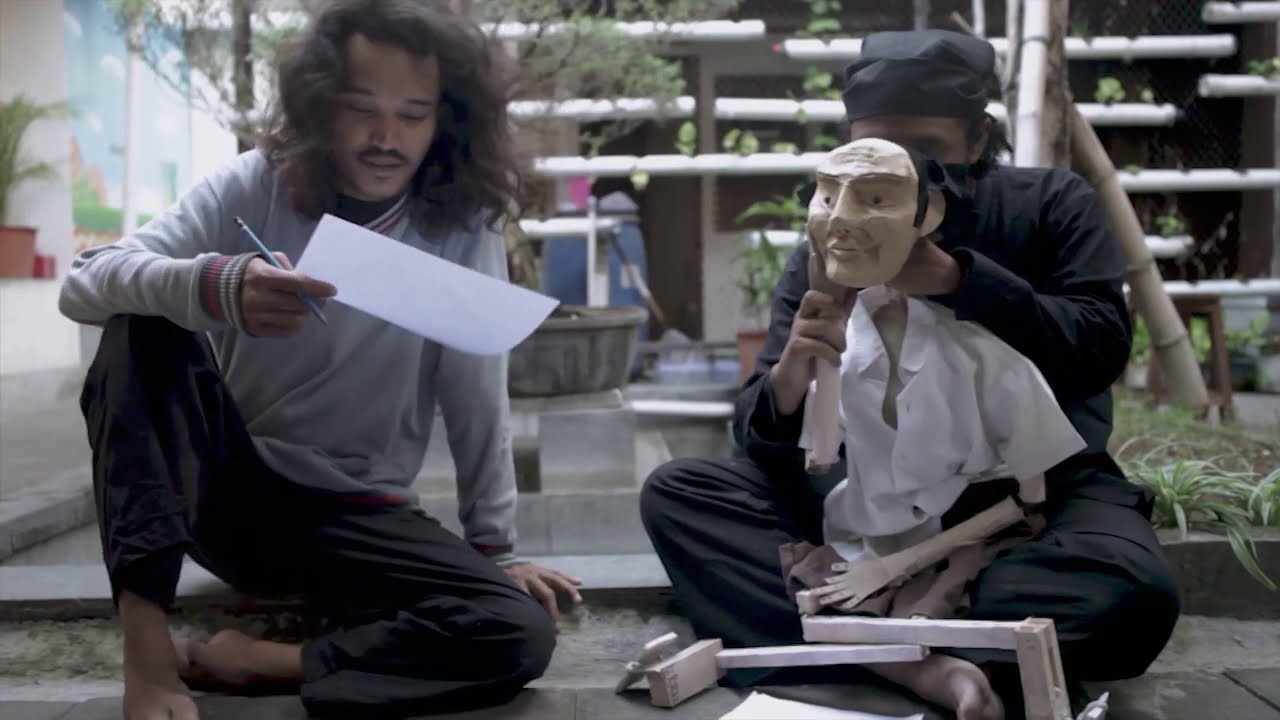 UPTD. MUSEUM BALI : NI POLLOK NGIGEL OLEH KOMUNITAS KACAK KICAK PUPET ...