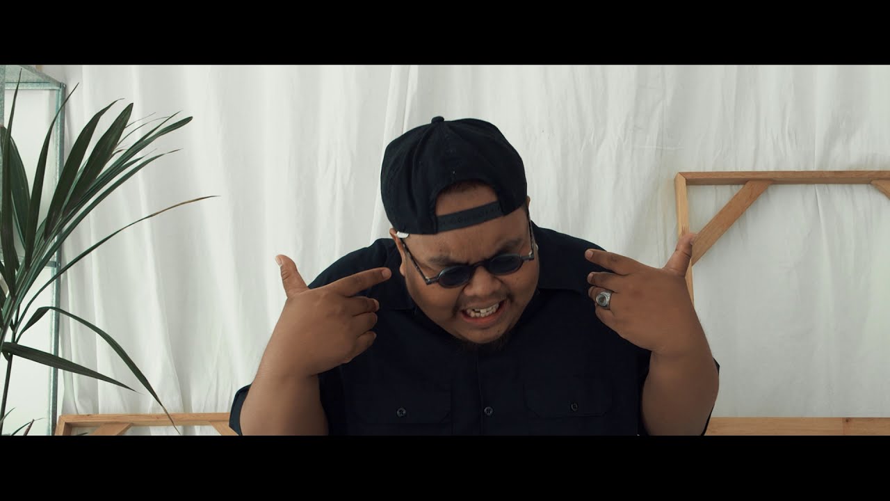 [OFFICIAL MV] ไปอยู่ที่ใคร - JOHNNY DEF Prod. Chocolate-t. - YouTube