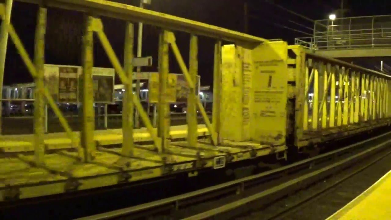 NYAR: 261 & 271 Lead A Long Freight Out Of Deer Park - YouTube
