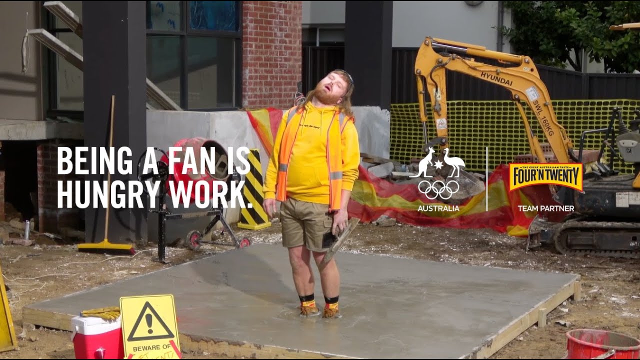 Four'N Twenty 'Being a fan is hungry work' - The Tradie - YouTube