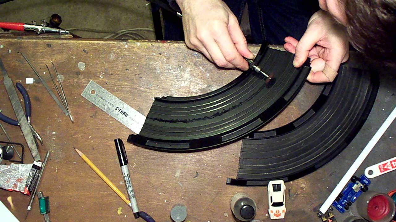 Aurora AFX Speed Steer Lane Divider Tutorial - YouTube