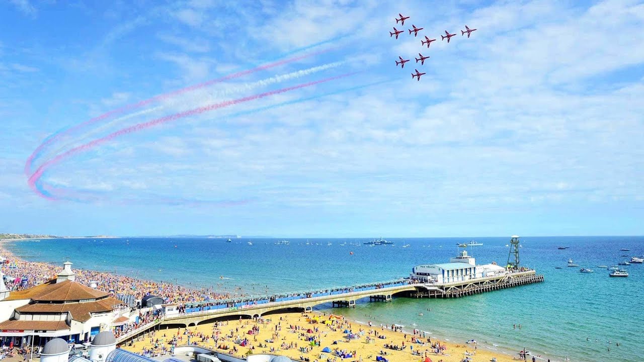 The Red Arrows 4k- Bournemouth Airshow 2017 - YouTube