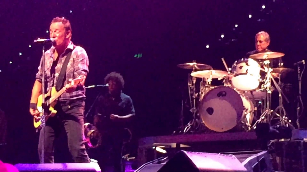 Bruce Springsteen - "Be True" - Brisbane, February 14, 2017 - YouTube