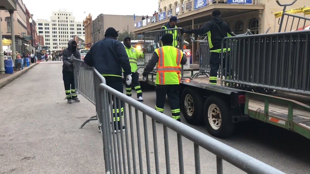 Employee Spotlight, Traffic crew during Mardi Gras - YouTube
