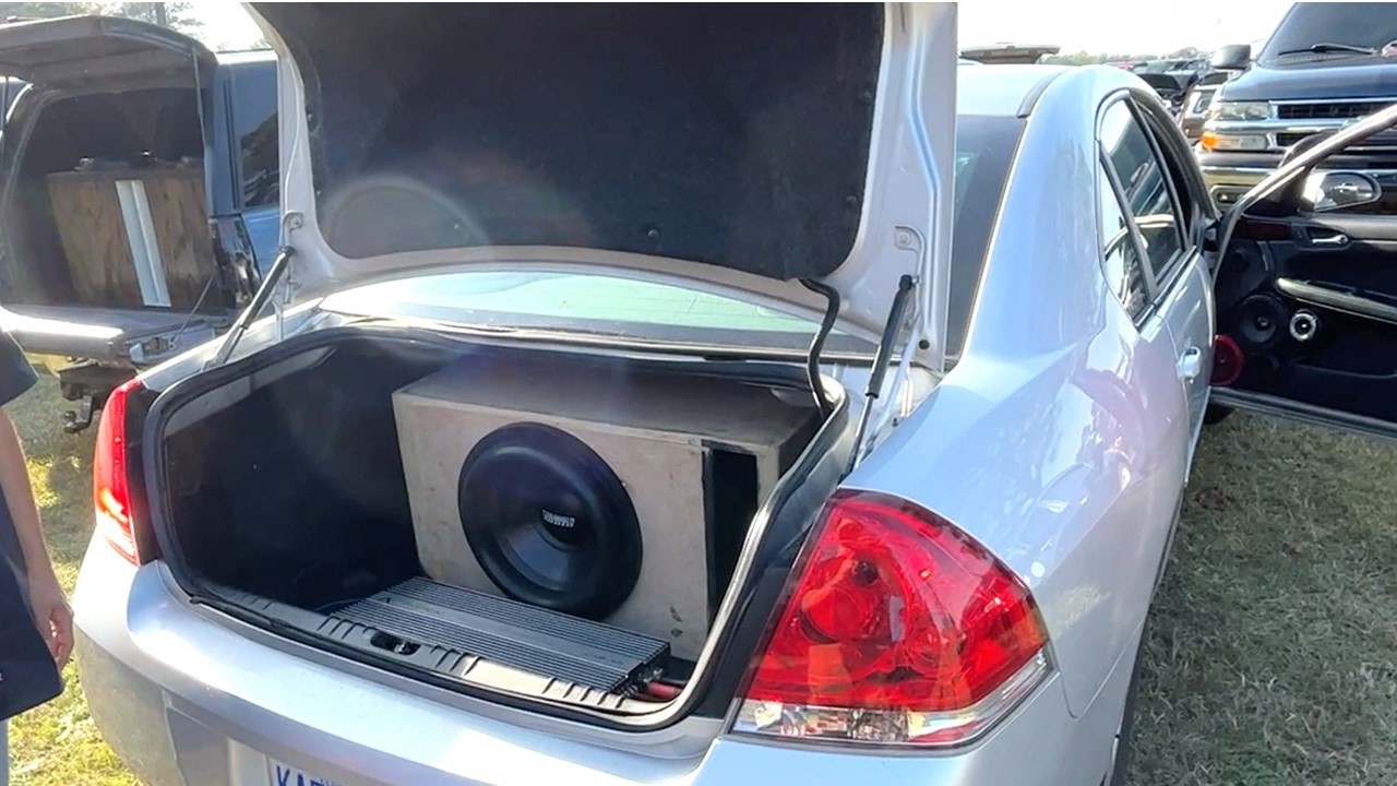 SINGLE SUB TEARS UP THIS IMPALA! BIG BASS IN THE TRUNK!!! - YouTube