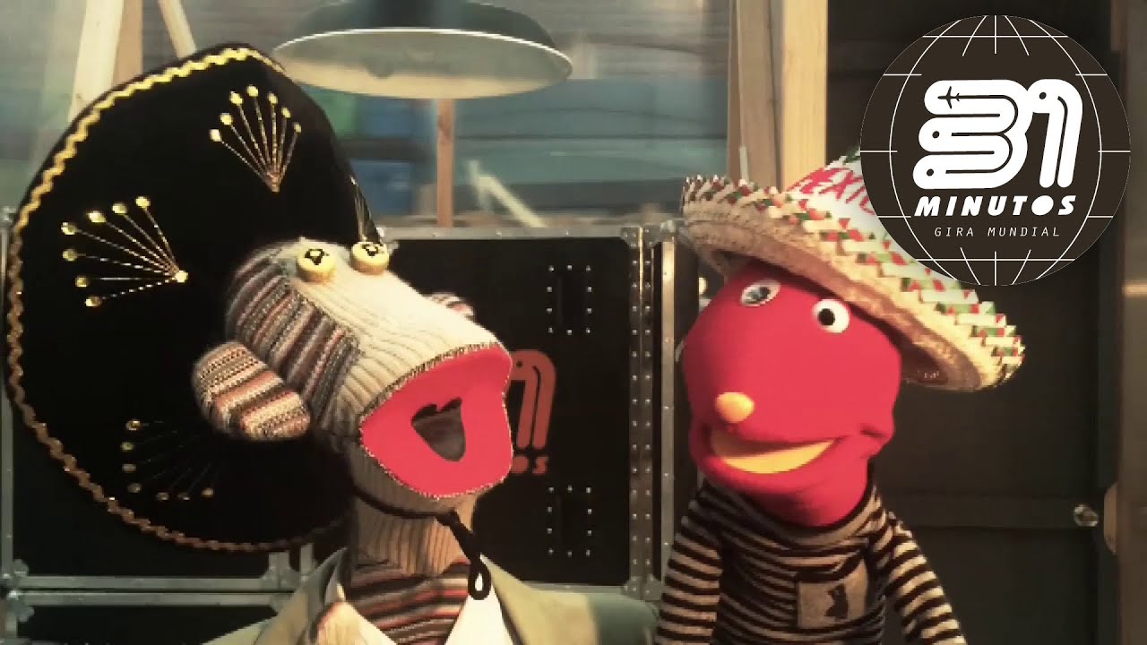 31 minutos gira mundial - Tulio y Bodoque le cantan a Guadalajara - YouTube