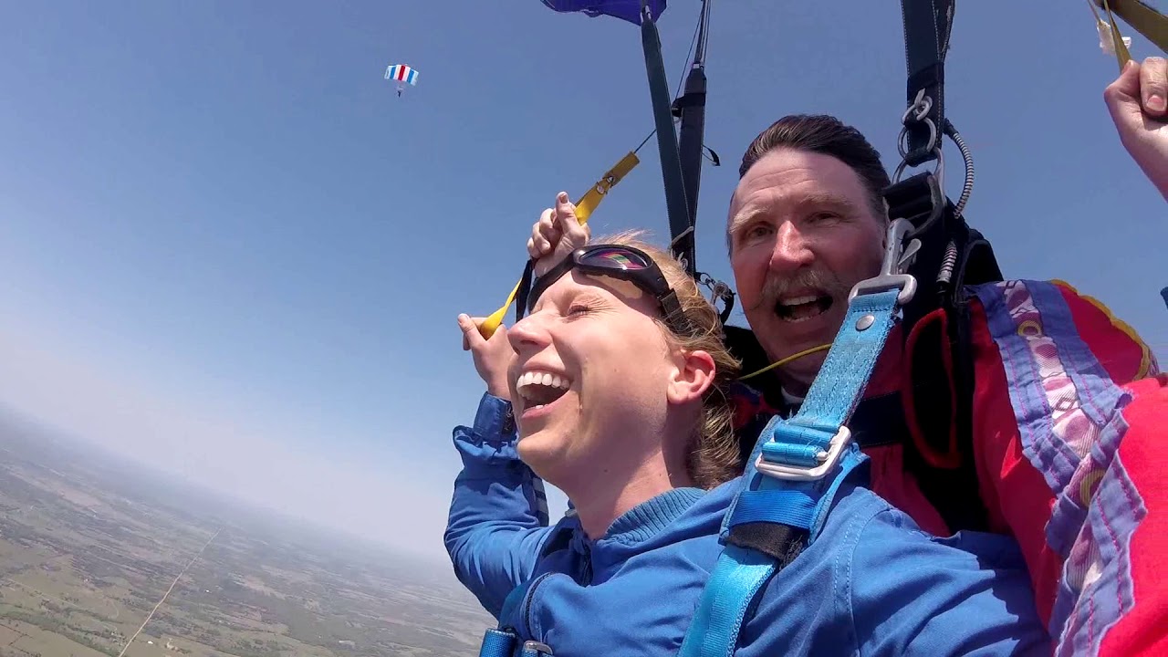 casey's skydive movie - YouTube