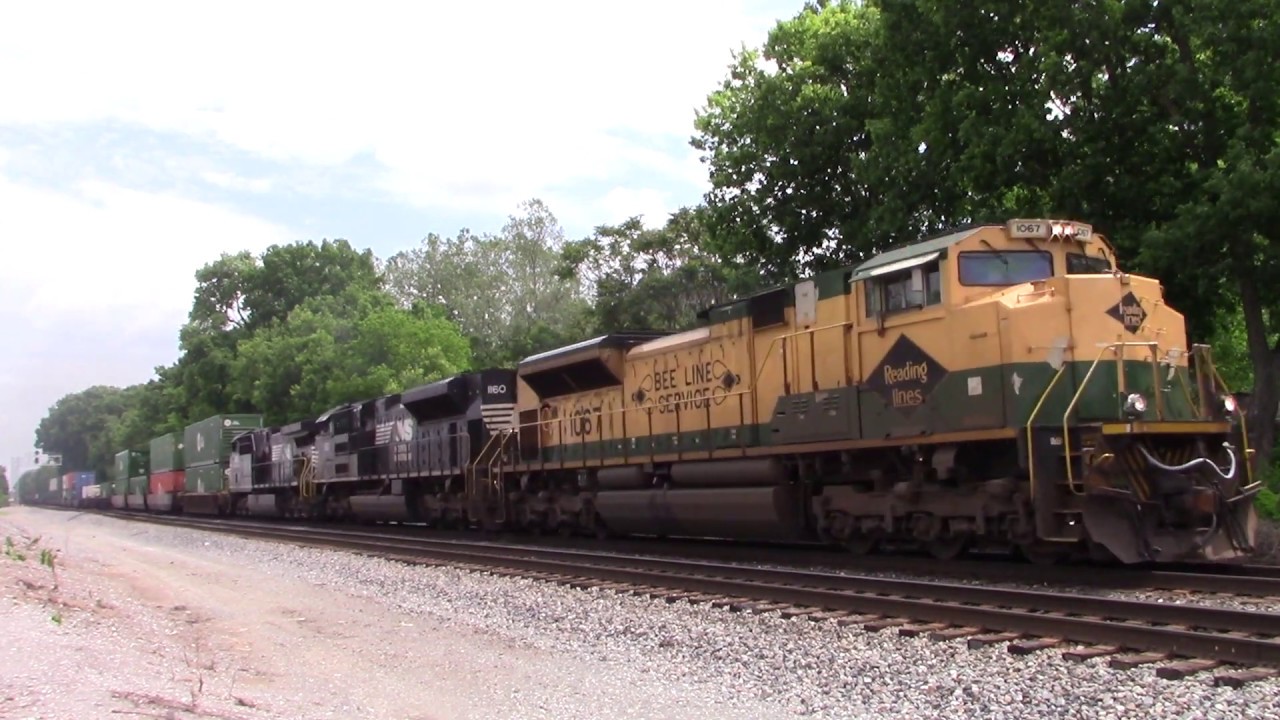 NORFOLK SOUTHERN Reading EMD SD70ACE #1067 Heritage Unit Southbound ...