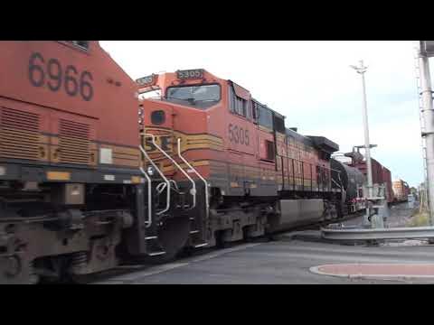 BNSF #8209 Leads WB Mixed Freight. Olathe, KS 10/2/21 - YouTube