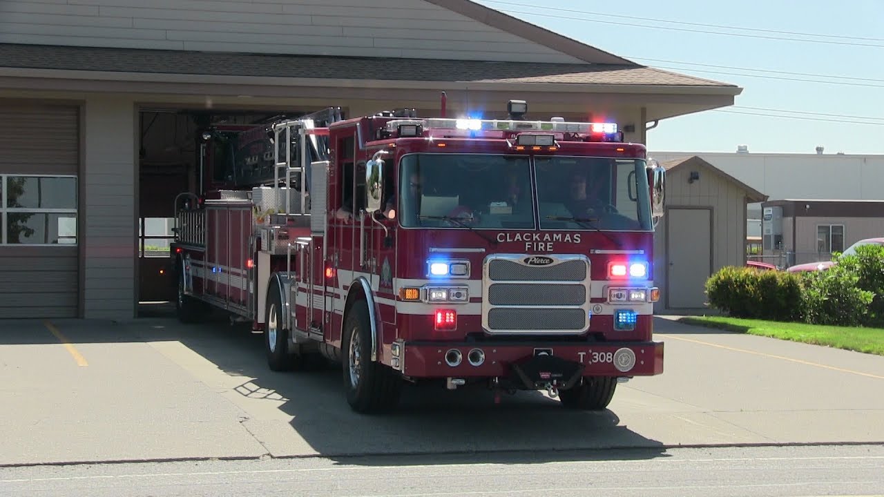 NEW Truck 308 responding - Clackamas Fire District 1 - YouTube