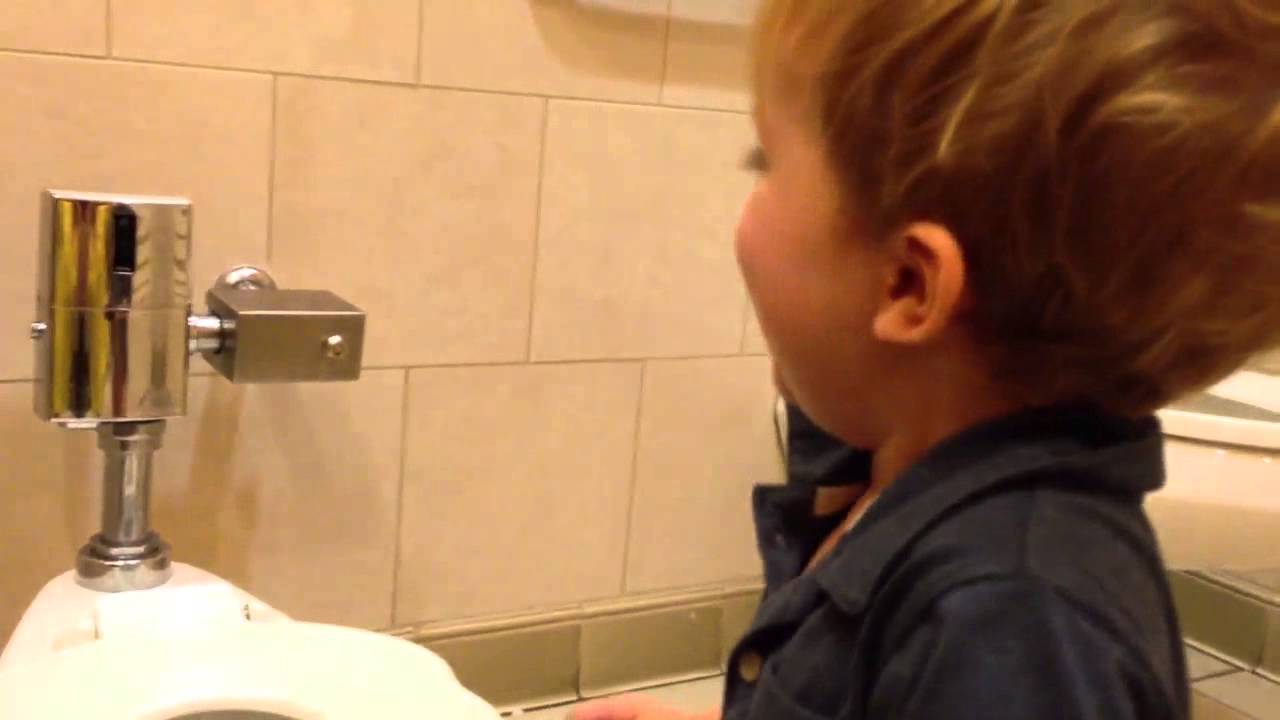 Max loves the mini potty - YouTube