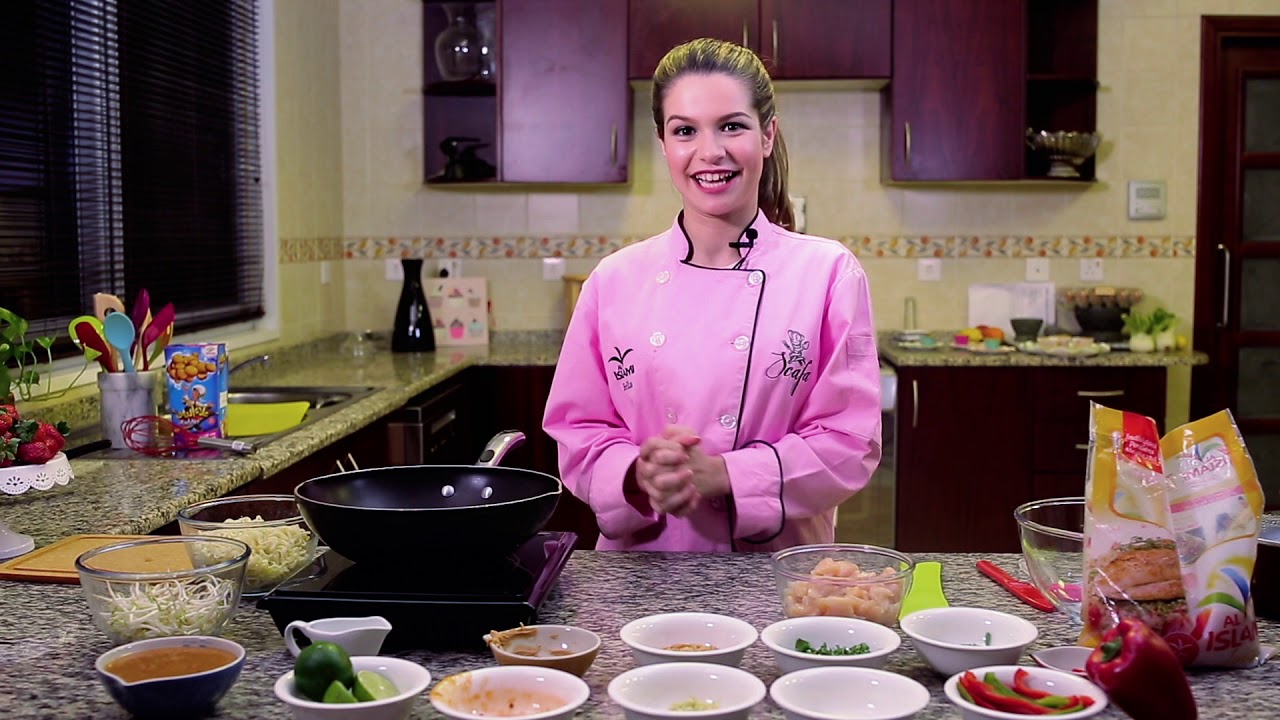 Chicken Noodle Peanut Stir Fry by Chef Bella - YouTube