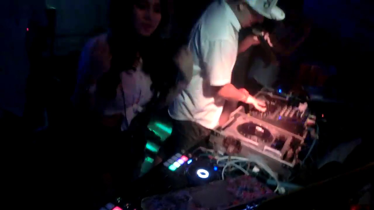 DJ LEMON G ปาร์ตี้ชุดนักเรียน@SNACK PUB - YouTube