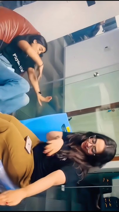 Mam Dancing After Complete her Syllabus 💕💕😅😆 #dance #pw #mam #holi - YouTube