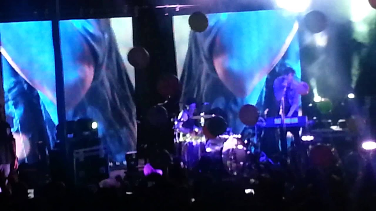 Matt & kim Santa Ana live concert - YouTube