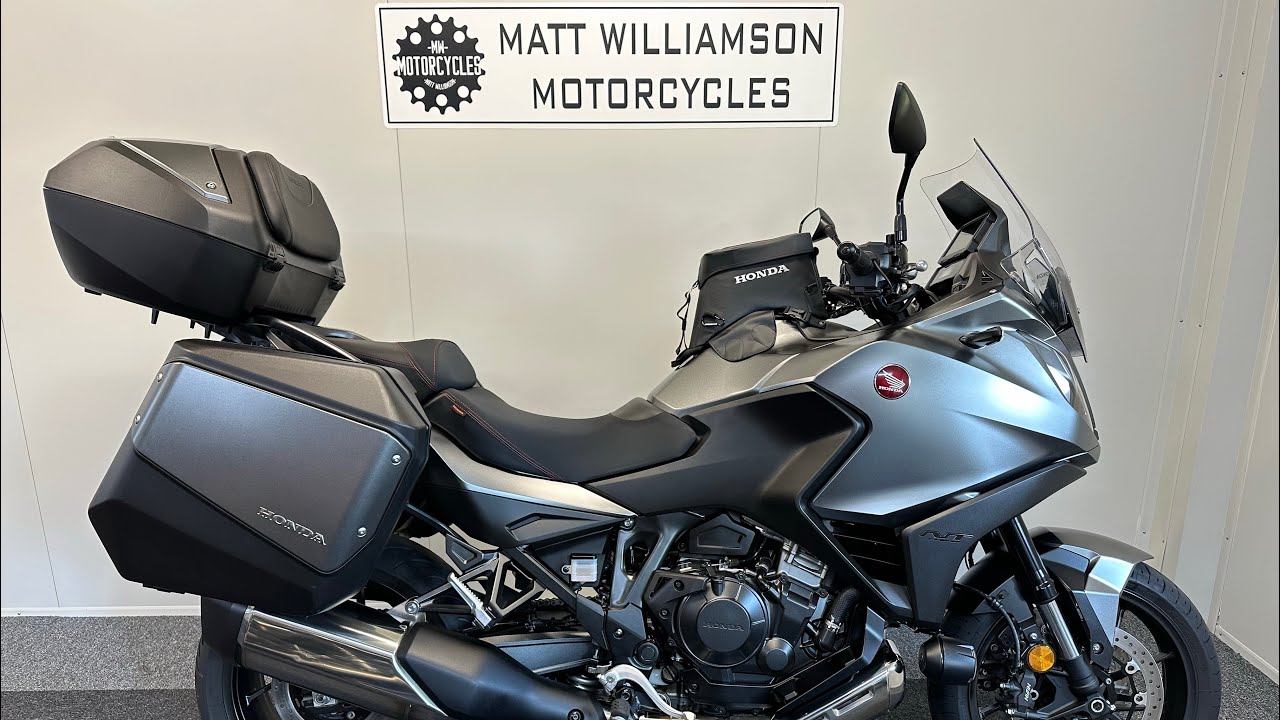 Honda NT 1100 - YouTube
