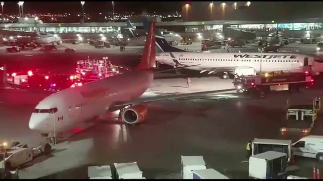 WestJet collision with Sunwing at Toronto Pearson - Jan 5, 2018 - YouTube