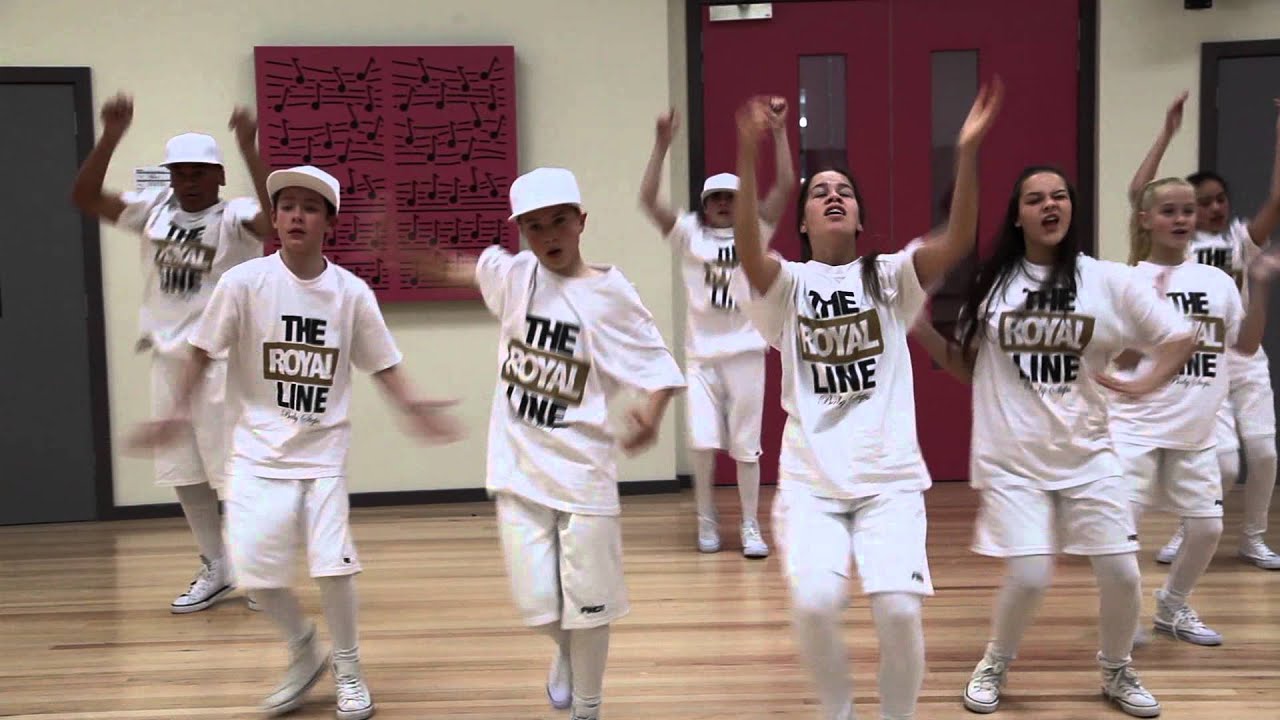 Baby Steps Dance Crew- Royal Lines - YouTube