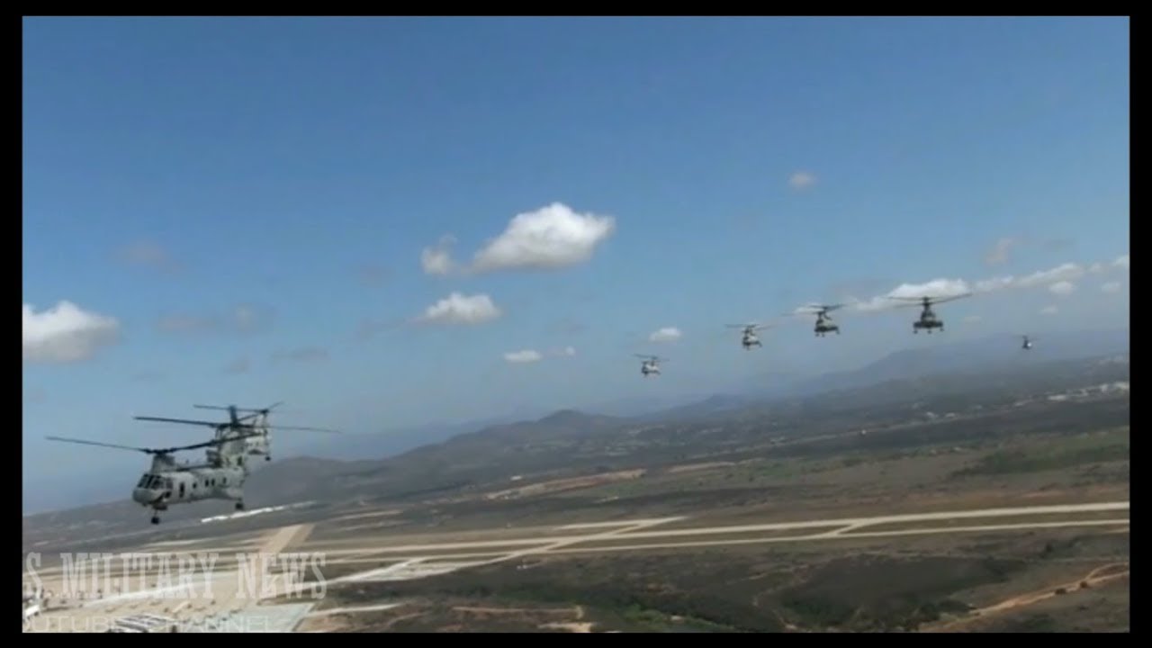 US Marines with sophisticated CH 47D Chinook helicopter Fly in Mass ...
