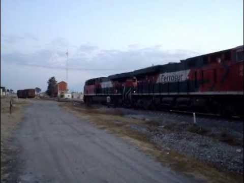 Ferrosur Nuevas ES44AC #4713 y #4711 en Muñoz Tlaxcala - YouTube