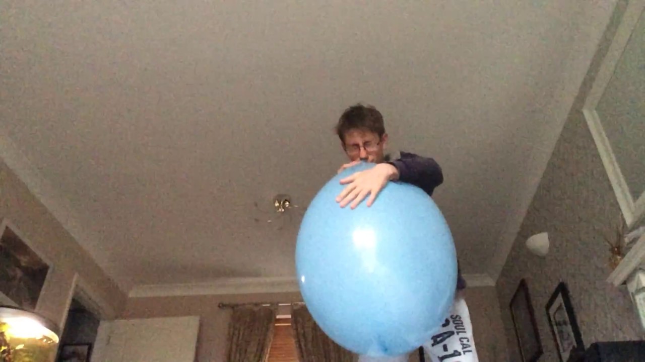 Worlds largest balloon - YouTube