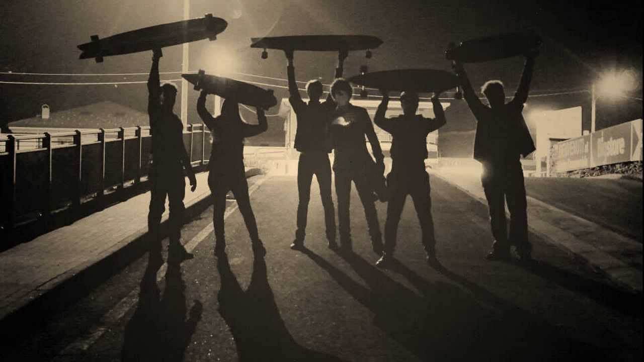 Longboard by night - YouTube