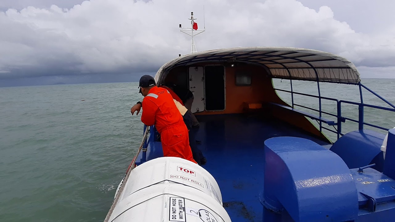 Training man over board (MOB) - YouTube