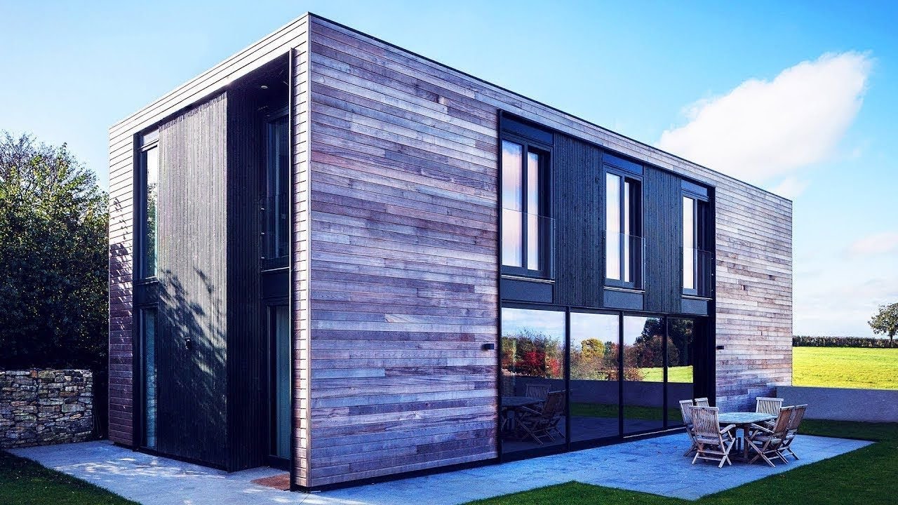 The Most Incredible Kiss House with Beautiful Living Room and Large ...