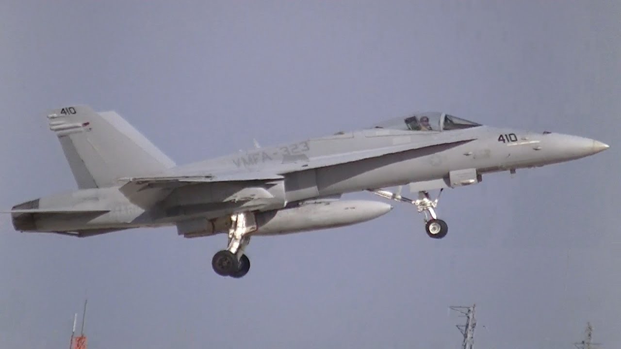 F／A－18 日米共同訓練 2015 百里 - YouTube