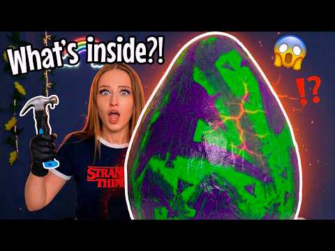 UNBOXING THE *WORLDS BIGGEST* MYSTERY STRANGER THINGS EGG!!!😱🥚⁉️ (OMG MUST SEE!!🫢) | Rhia Official