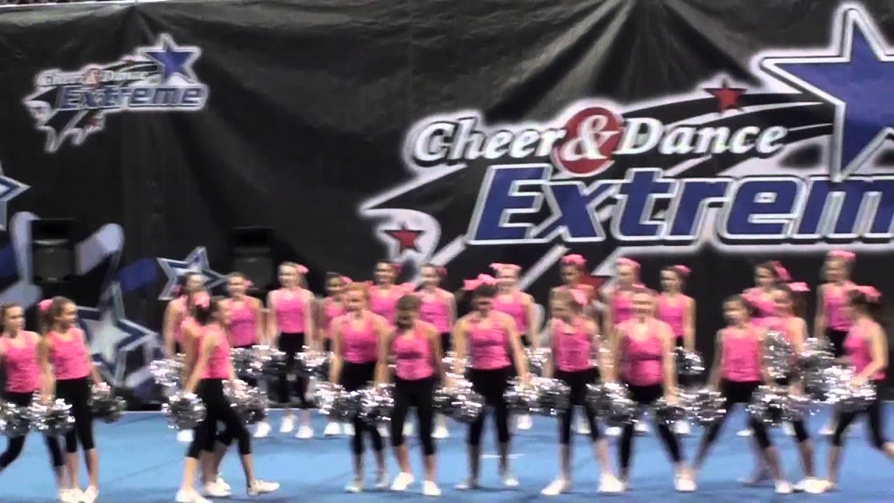 LOUYAA Pom Competition - YouTube
