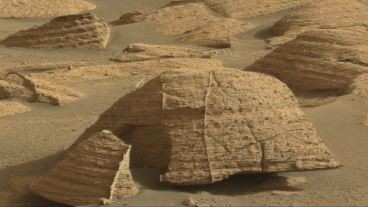 NASA's Curiosity Rover Capture These Mysterious Martian rock on the ...
