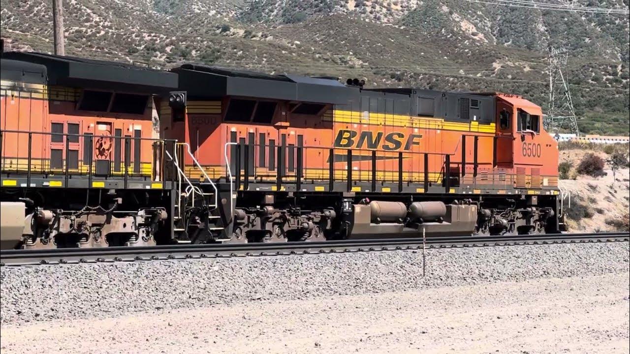 BNSF safety braking off Sullivan’s curve. - YouTube