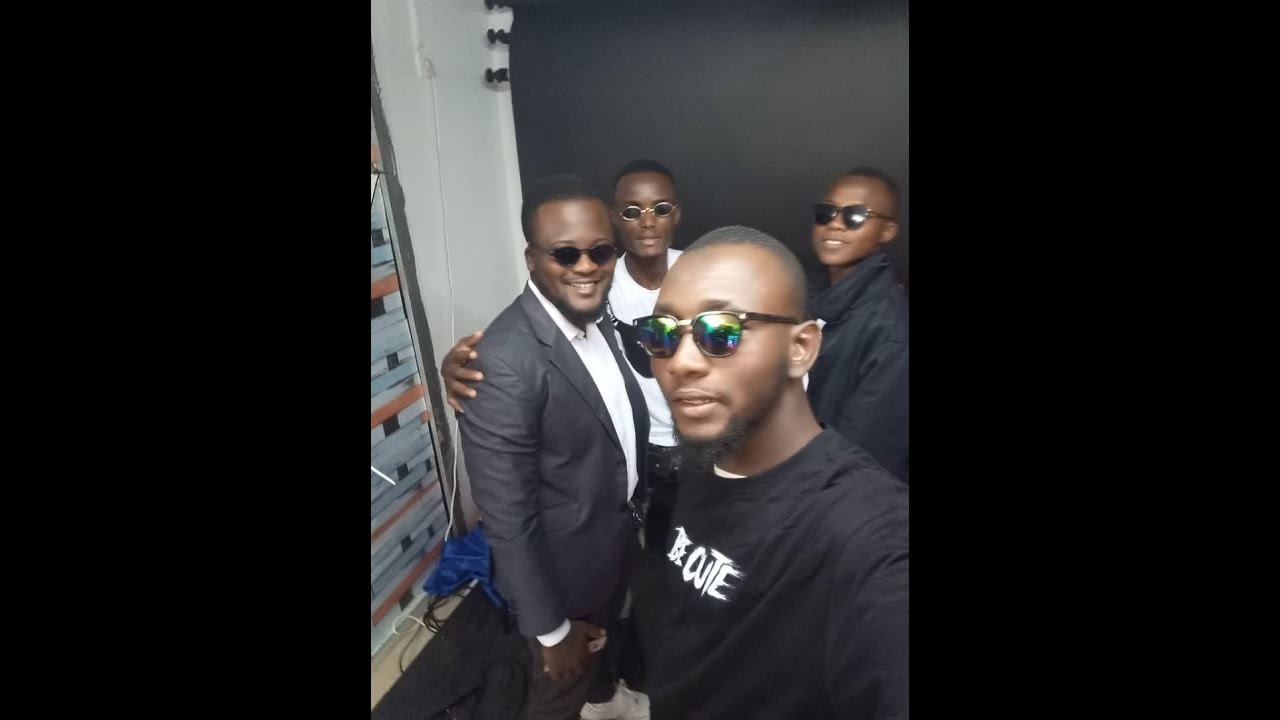 R2 R2 triangle X TKL Génération c'est carré ! - YouTube