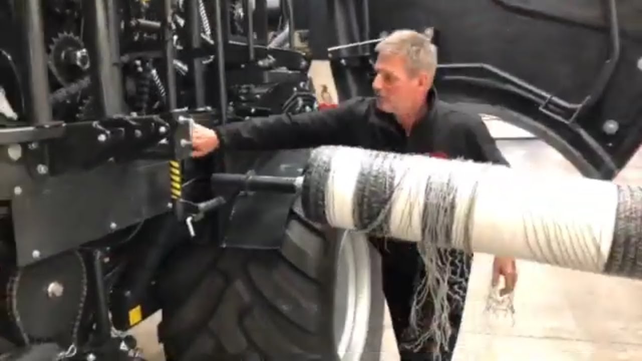 Tutorial FastBale - How to change rolls of net (EN) - YouTube