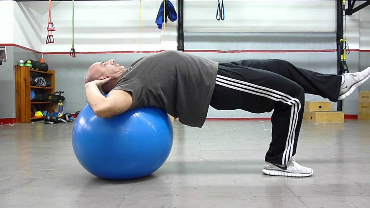 Entrenamiento de Core: Puente de cadera a una pierna sobre FitBall ...