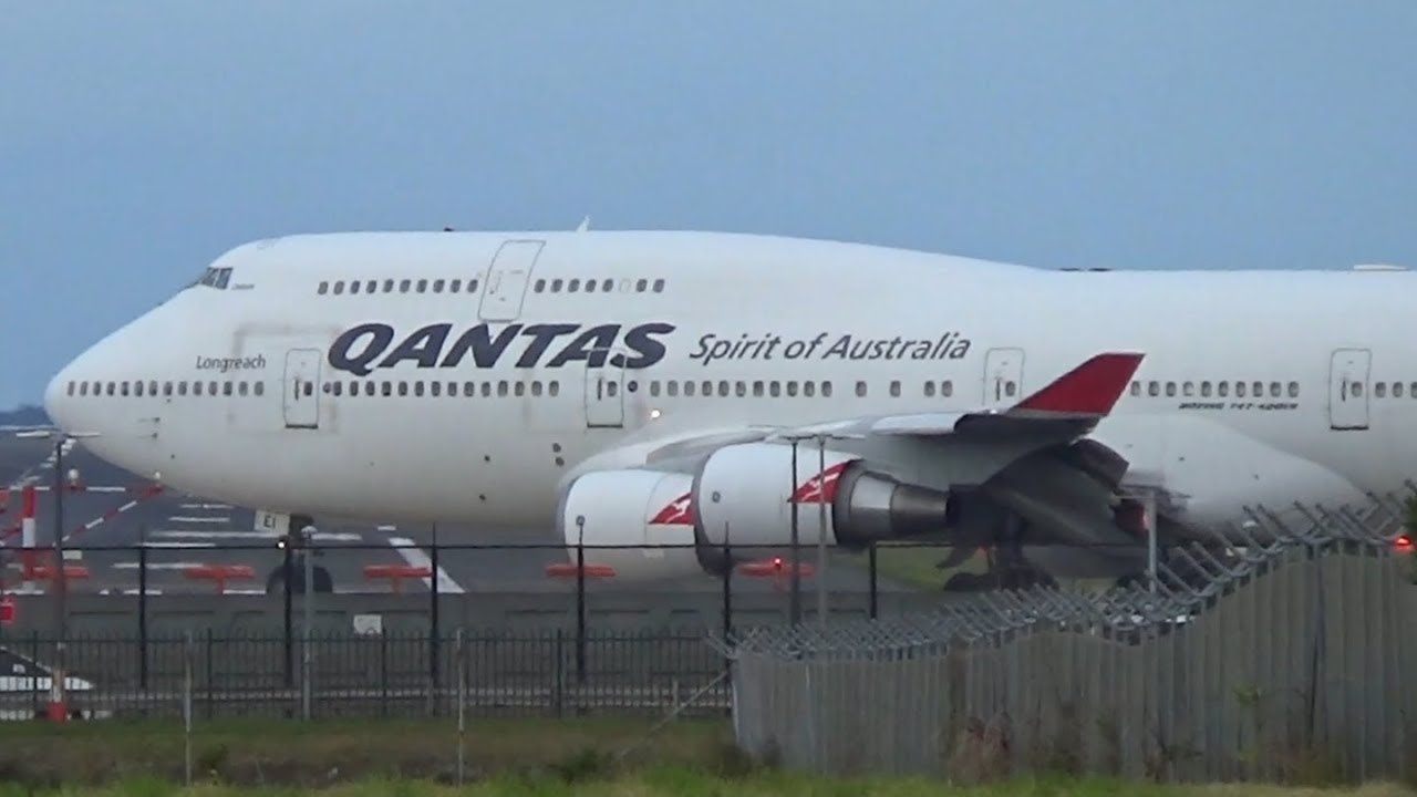 Qantas B747-438(ER) + A380 | Takeoff Sydney Airport | VH-OEI VH-OQD ...