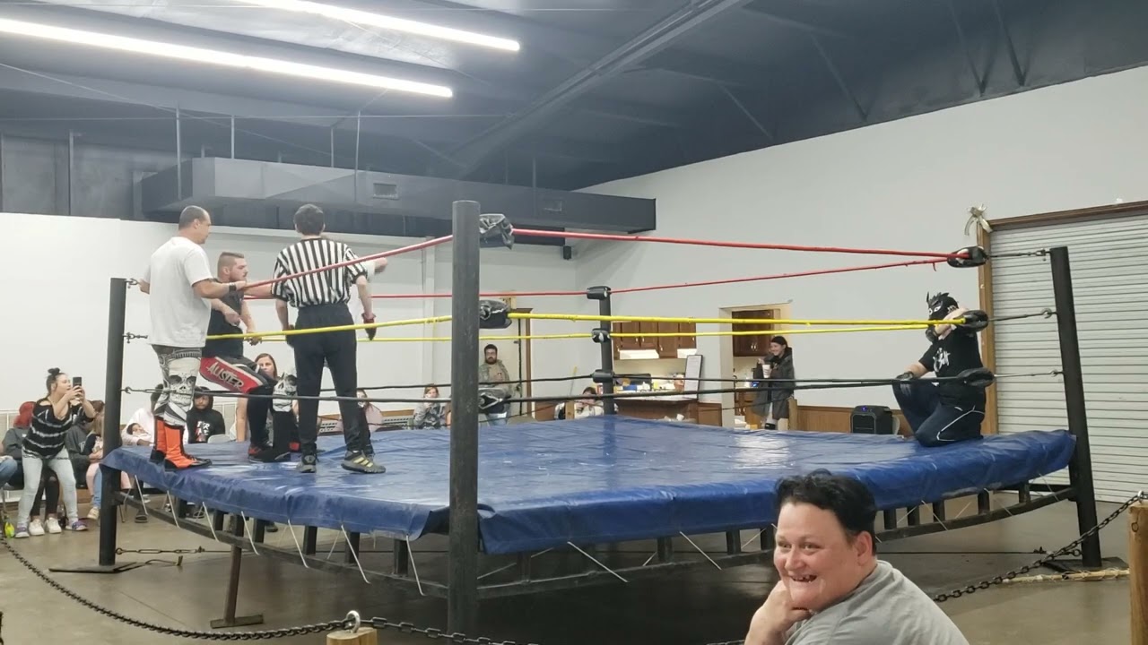 Iced out Outlaws v. Alister Payne and the Inhumane Mauler at SWAG ...