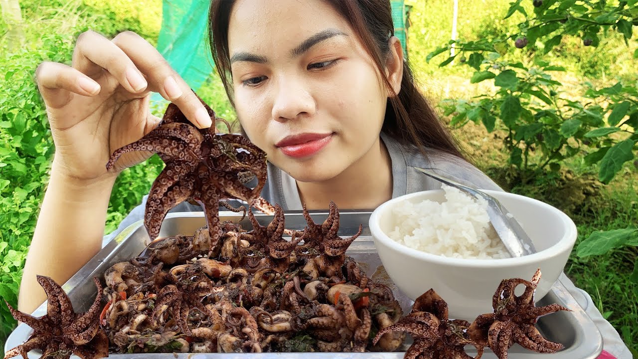 spicy stir fried octopus mukbang | eating octopus | eating show - YouTube