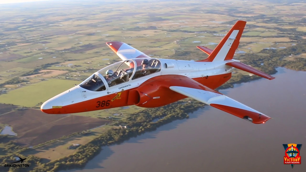 Jet Training in the SIAI-Marchetti S-211 - YouTube